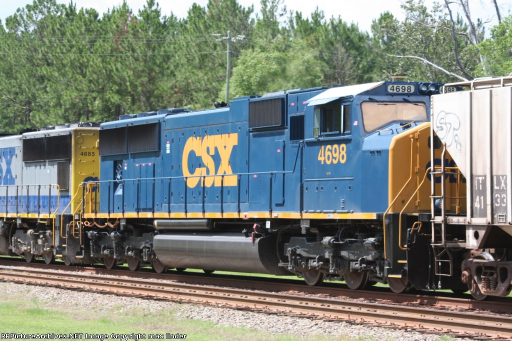 CSX 4698